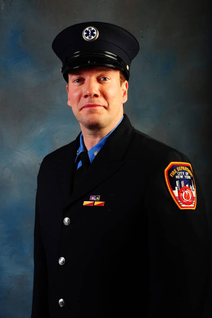 EMT Duo Helps to Rescue Fallen Construction Workers - JoinFDNY